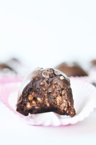 5 Ingredient Vegan Turtle Truffles (Raw & Gluten-Free) - Veganosity
